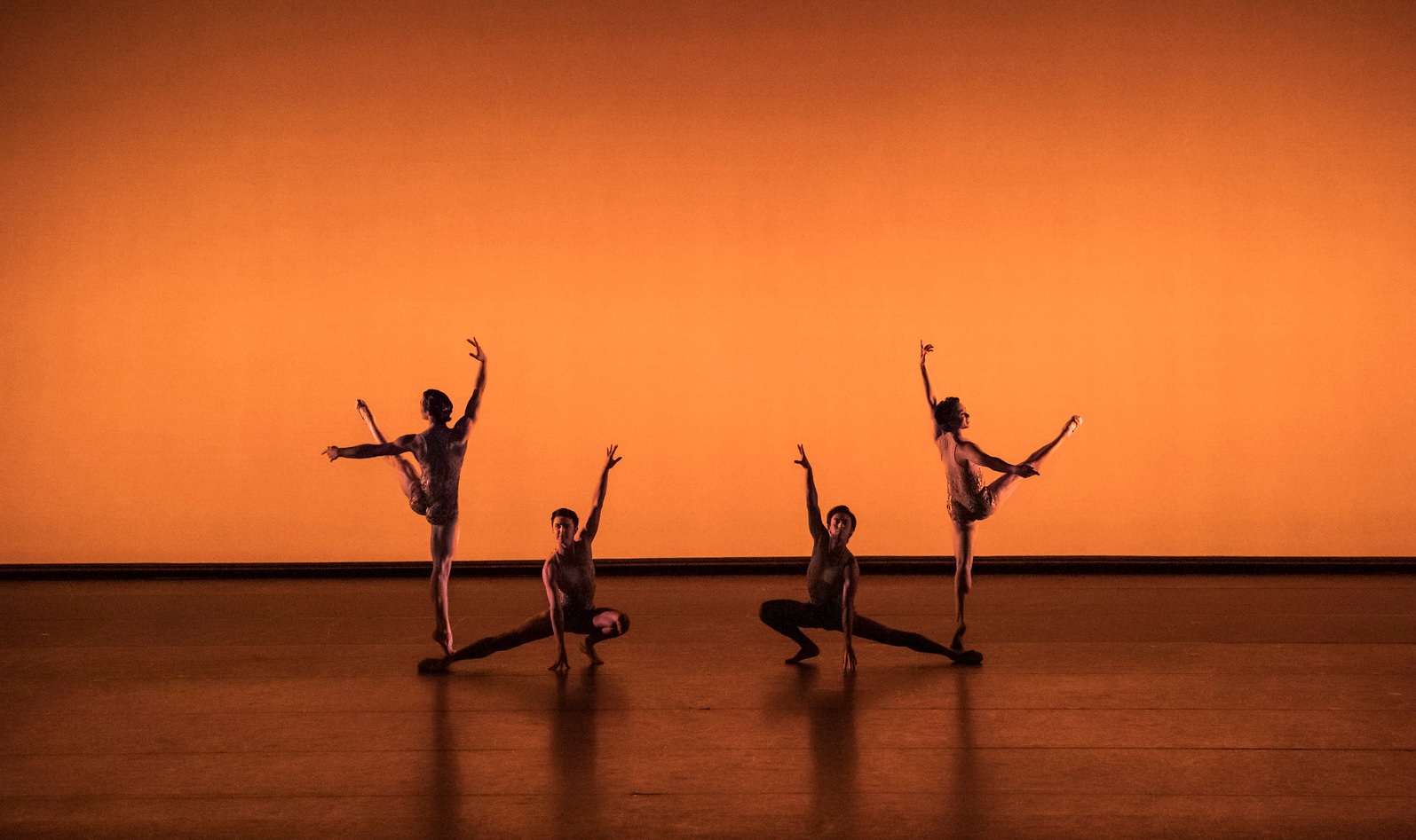 The Royal Ballet Back On Stage – Královský balet zpět a ve velkém stylu ...